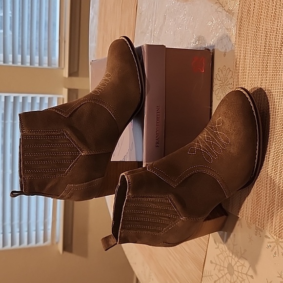 Franco Fortini | Shoes | Franco Fortini Suede Taupe Boots Wns Size 7 M ...
